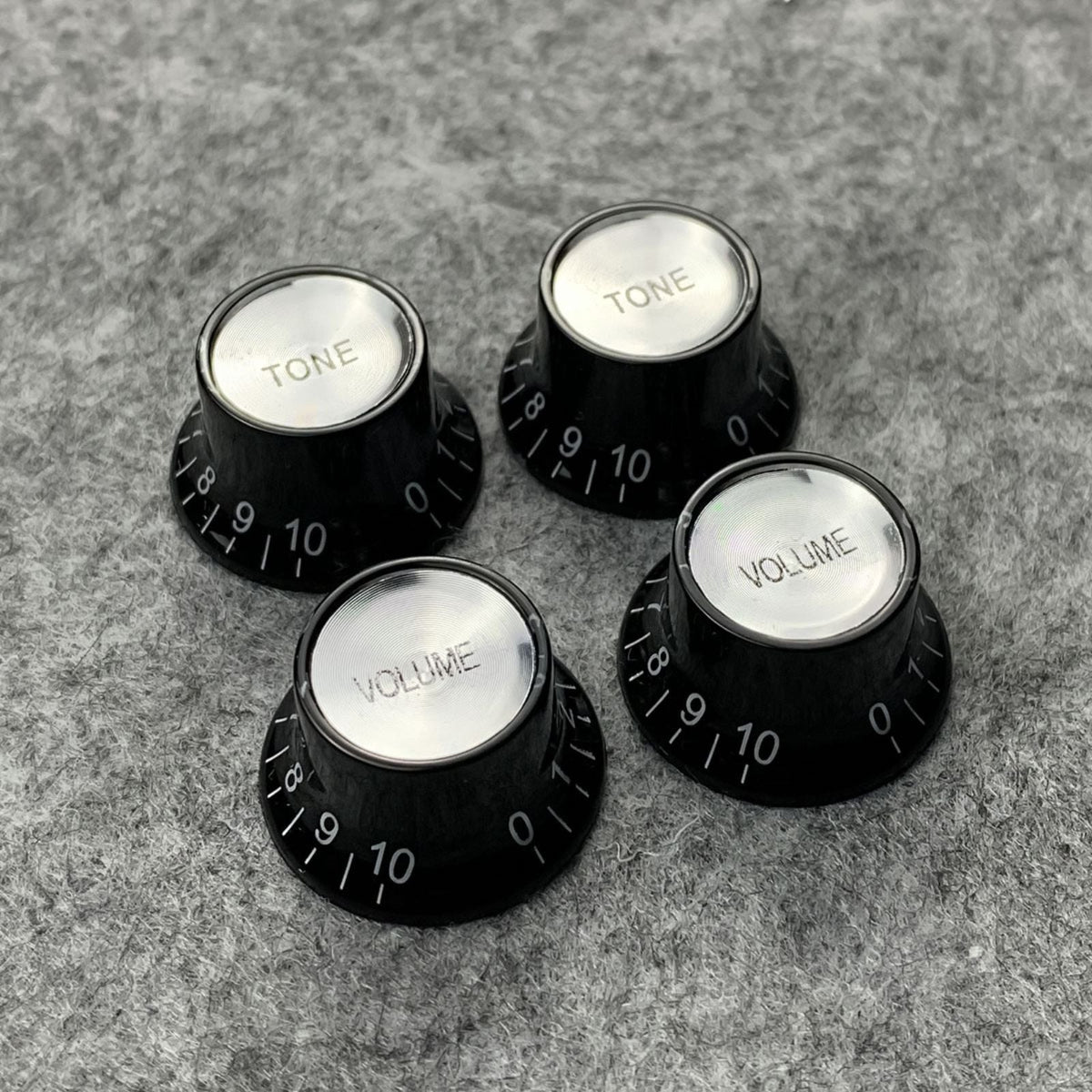 Black & Silver Reflector Top Hat Knobs for Les Paul, SG, Epiphone (Set – Ploutone