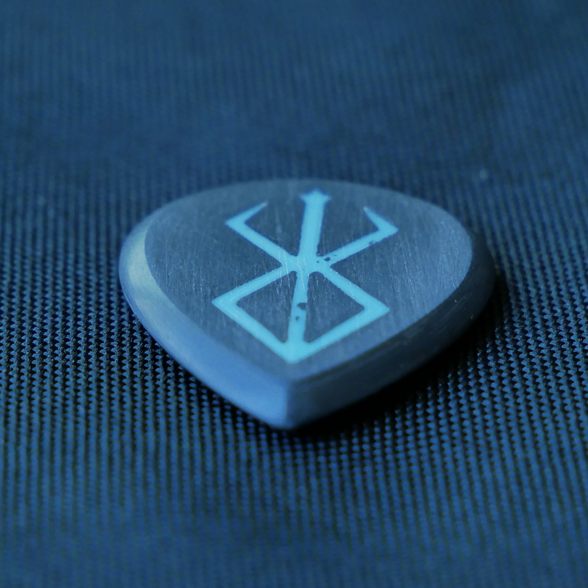 Opus Magnus Onyx VALKORE™ - Blue Berserker Handmade Guitar Pick | Ploutone