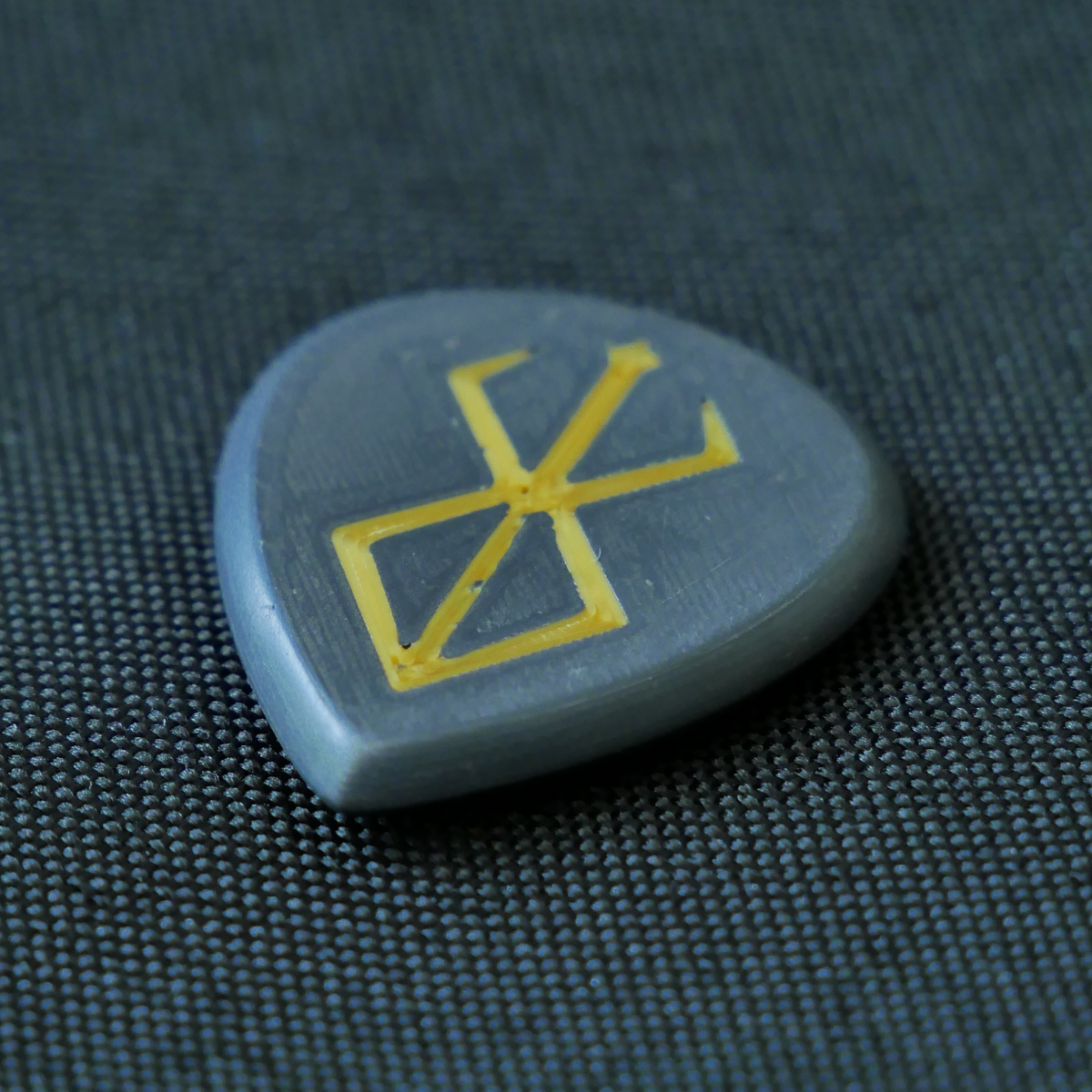 Opus Magnus Onyx VALKORE™ - Gold Berserker Handmade Guitar Pick | Ploutone