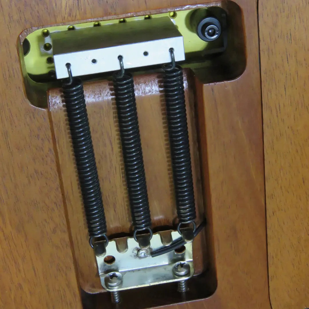 Nova Guitar Parts 7-String Headless Guitar Tremolo Bridge | Ploutone